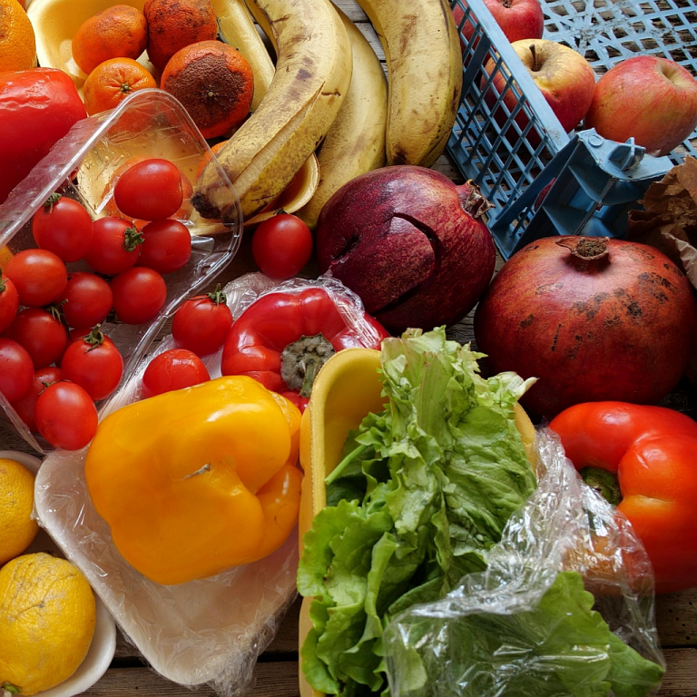 AI and Predictive Analytics: Pioneering Food Waste Management Solutions ...